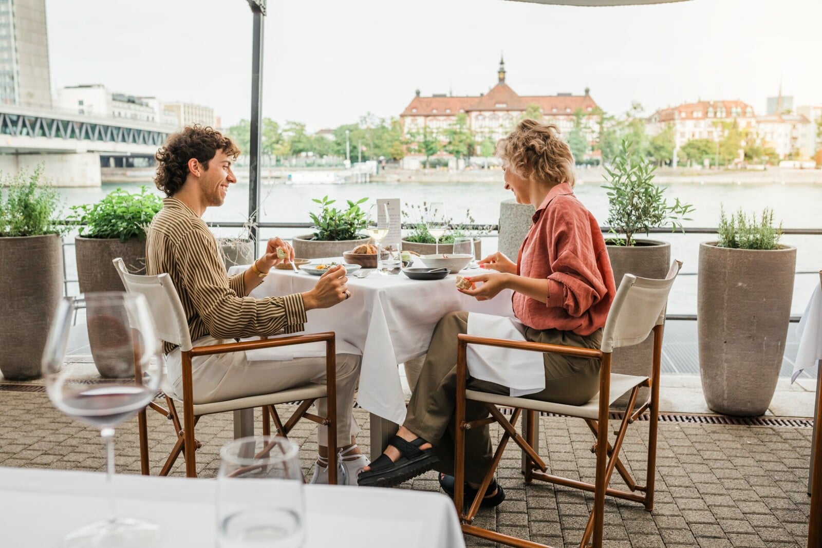 Restaurants an Basels schöner Rheinpromenade entdecken🛥⚓ | basel.com